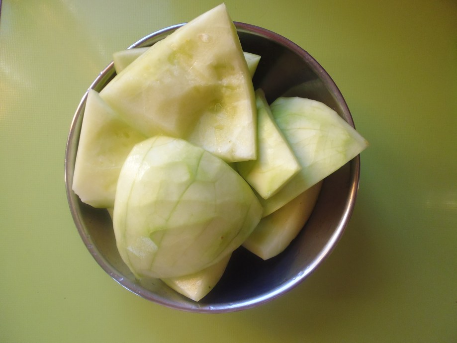 How to cut a citron melon (without cutting yourself) – Green Card Gardener